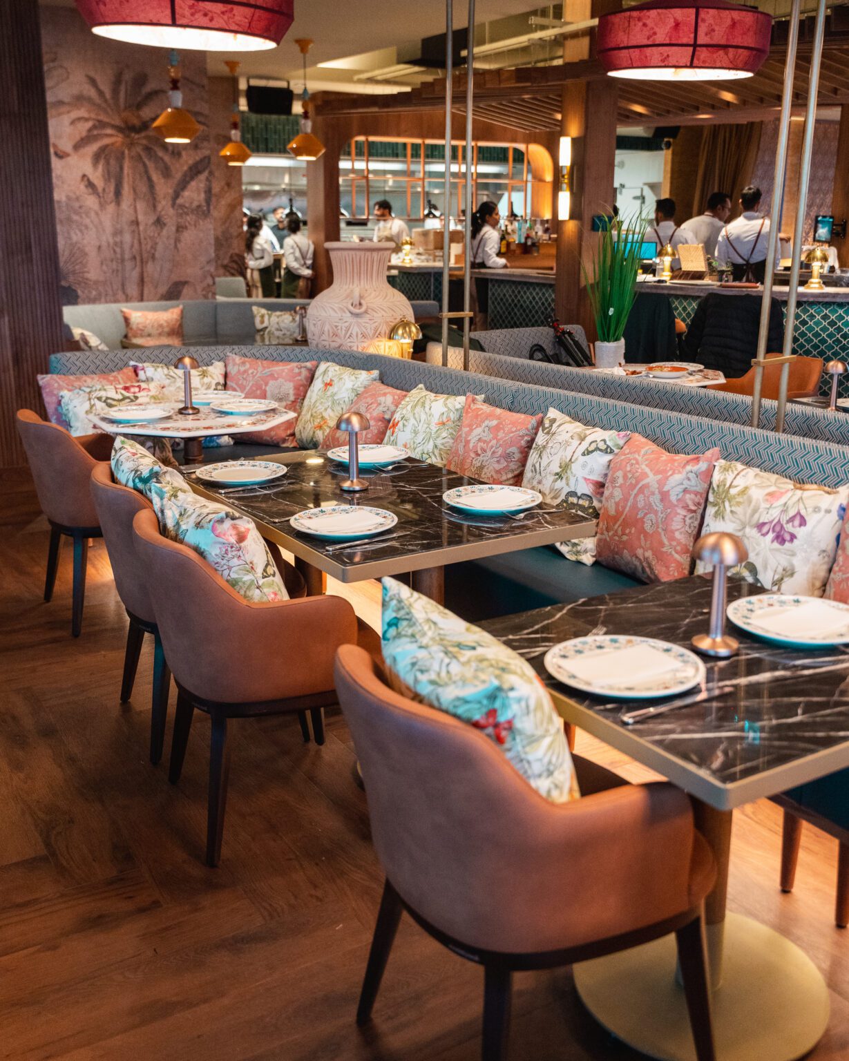 This Luxury Lounge For Food & Cocktails Just Opened in Mississauga ...